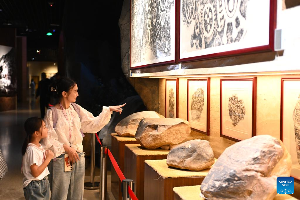 Visitors experience rich culture and history of Ningxia in Ningxia ...